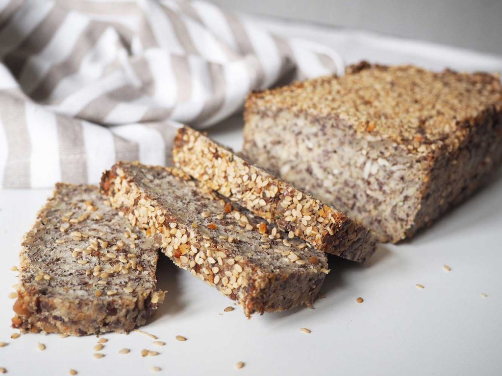 Veganes Life Changing Bread: Das glutenfreie Saatenbrot ohne Nüsse • Holistic Fitness